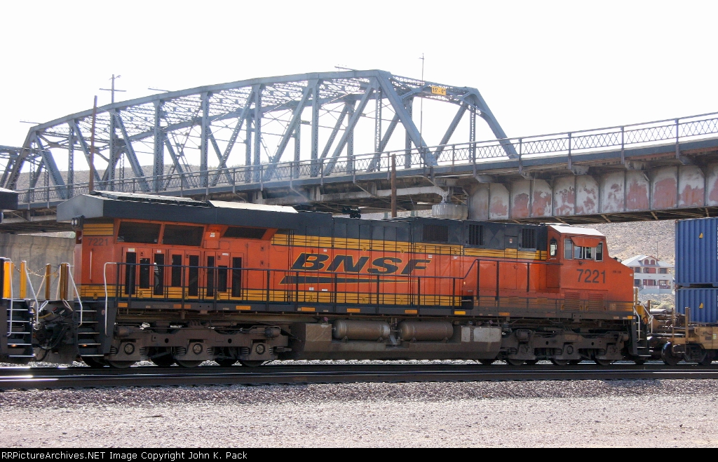 BNSF 7221
